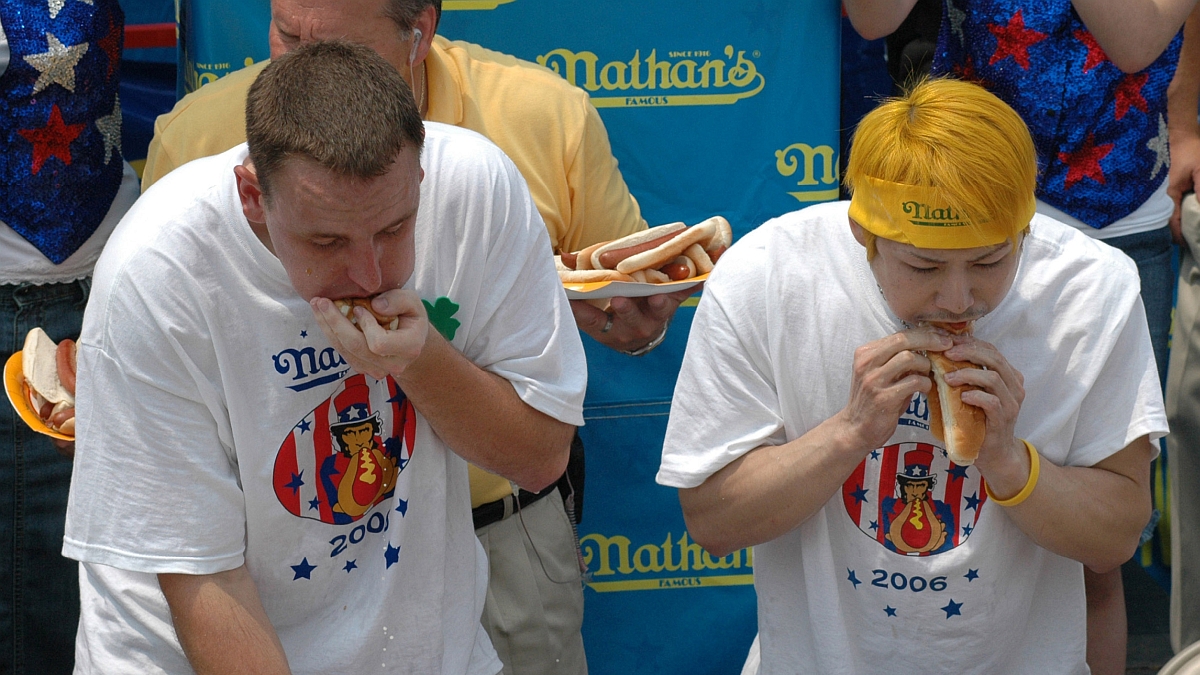 Joey Chestnut und Takeru Kobayashi treten beim Netflix-Hot-Dog ...